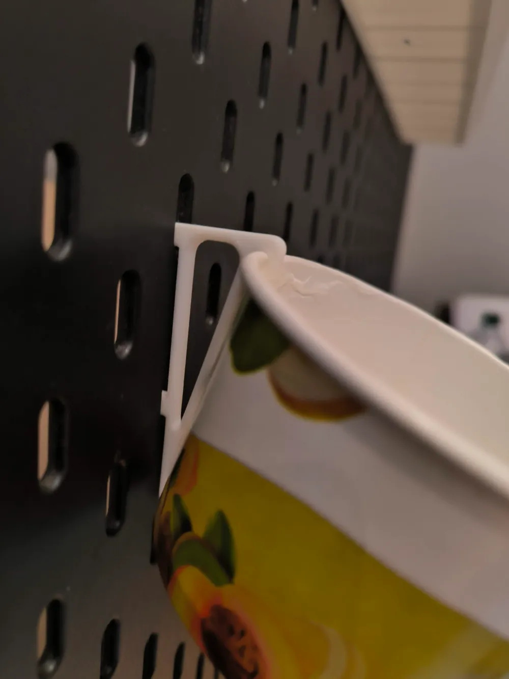 Skadis Holder for ice cream containers by Penguin in Space - MakerWorld