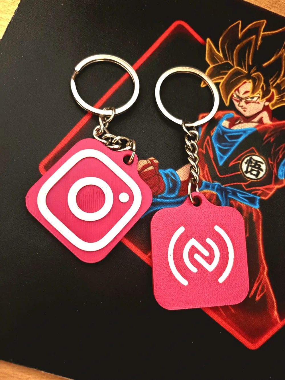 NFC Keychain with Insta Logo by Risikumar K - MakerWorld