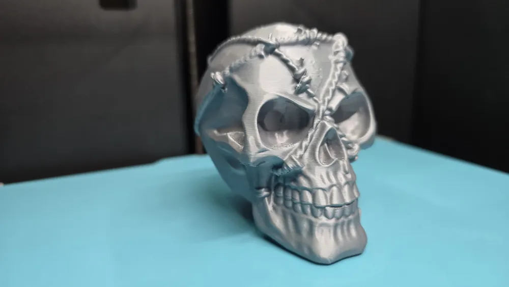 Skull with barbed wire - Free 3D Print Model - MakerWorld