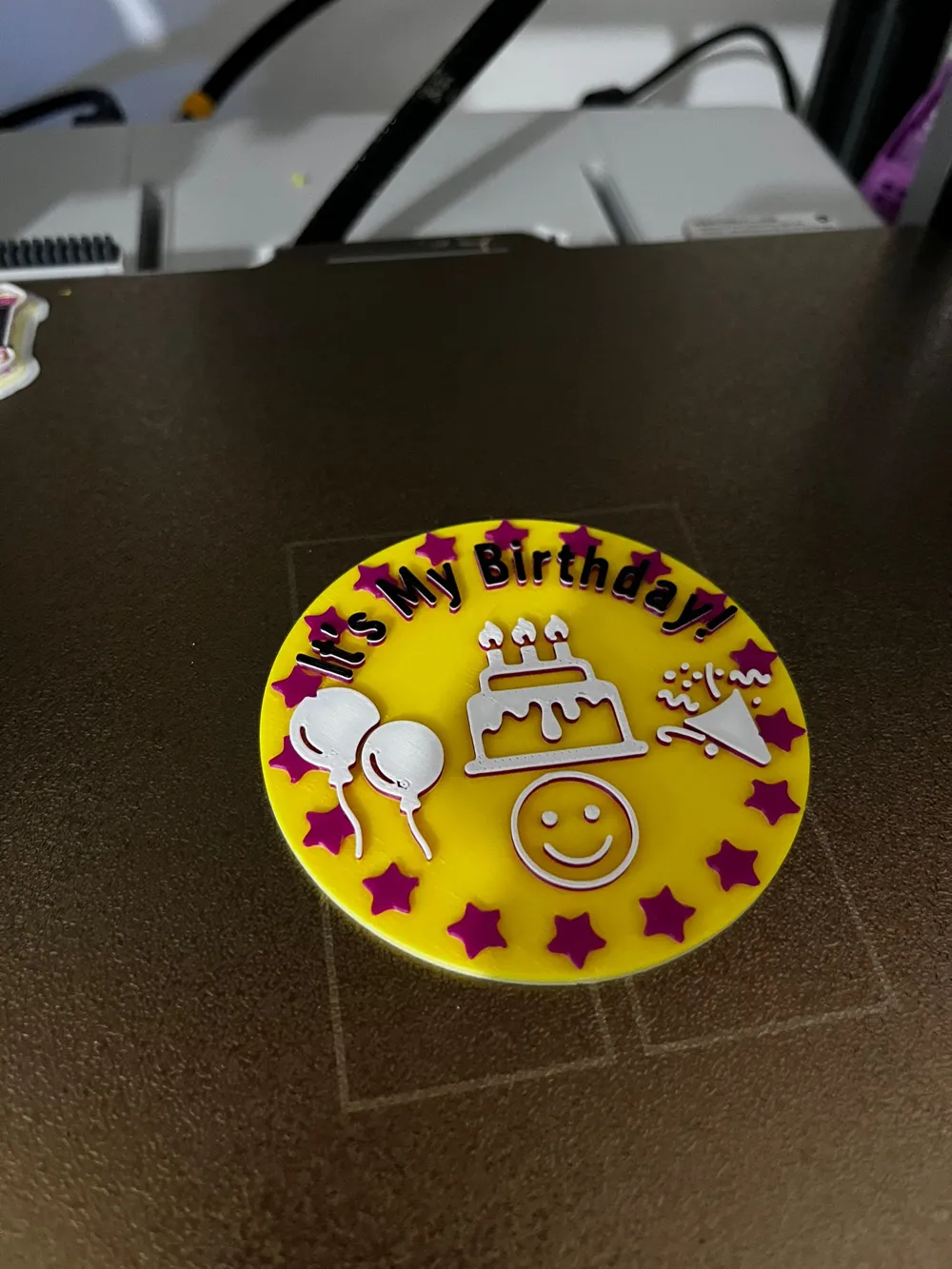 Birthday Badge by 3gidio MakerWorld: Download Free 3D Models