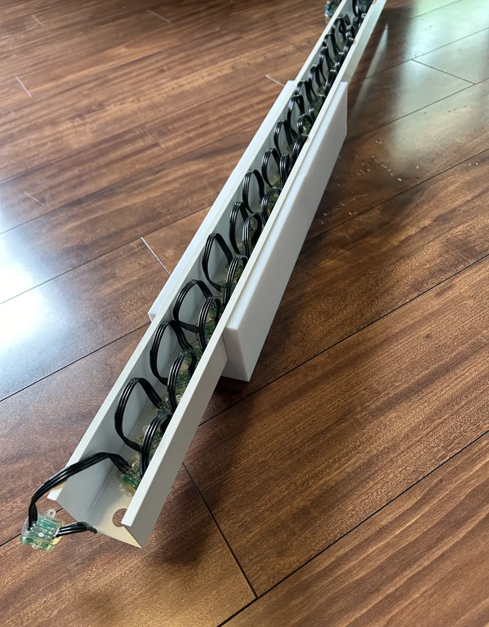 Pixel track pushing jig by Thomas - MakerWorld