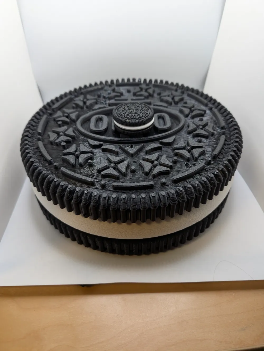 Large Oreo Container by Paradox MakerWorld: Download Free 3D Models