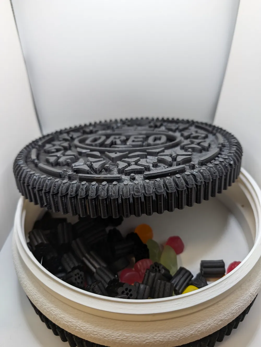 Large Oreo Container by Paradox MakerWorld: Download Free 3D Models