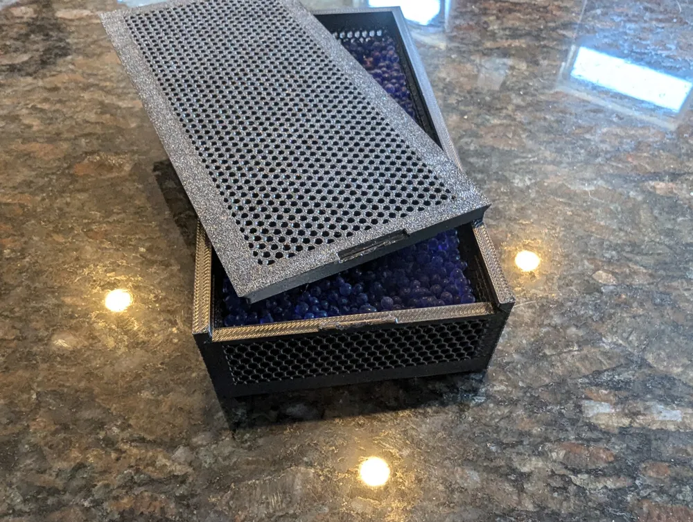 Desiccant box with latching lid - Free 3D Print Model - MakerWorld