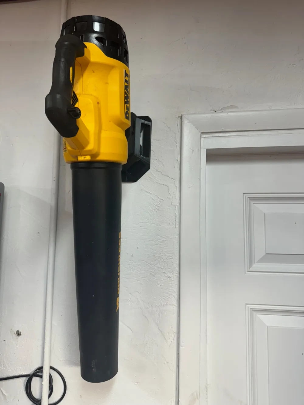 Remixed Dewalt 20V leaf blower wall mount - Free 3D Print Model ...