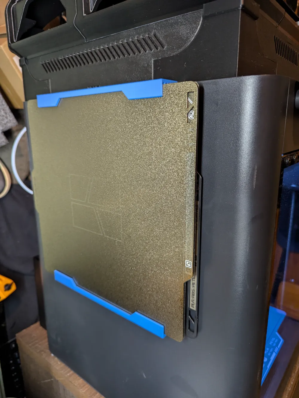 P1S / X1C build plate side holder by swampii - MakerWorld