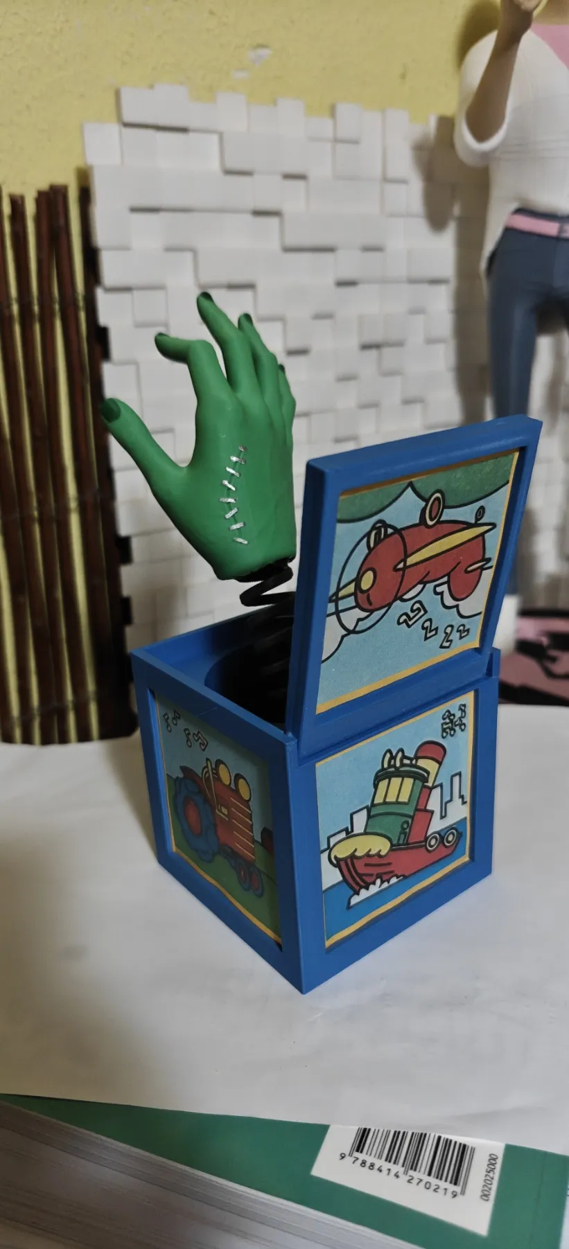 Surprise box with Sid's hand - Toy Story fan art - Free 3D Print Model ...