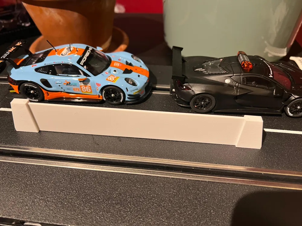 Slot Car Pit Wall 1:32 - Free 3D Print Model - MakerWorld
