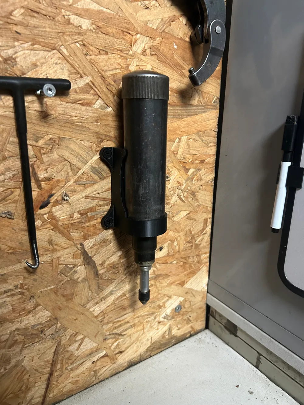 Grease Gun Holder for Lathe and Milling Machines by Vergaser Zentrum ...