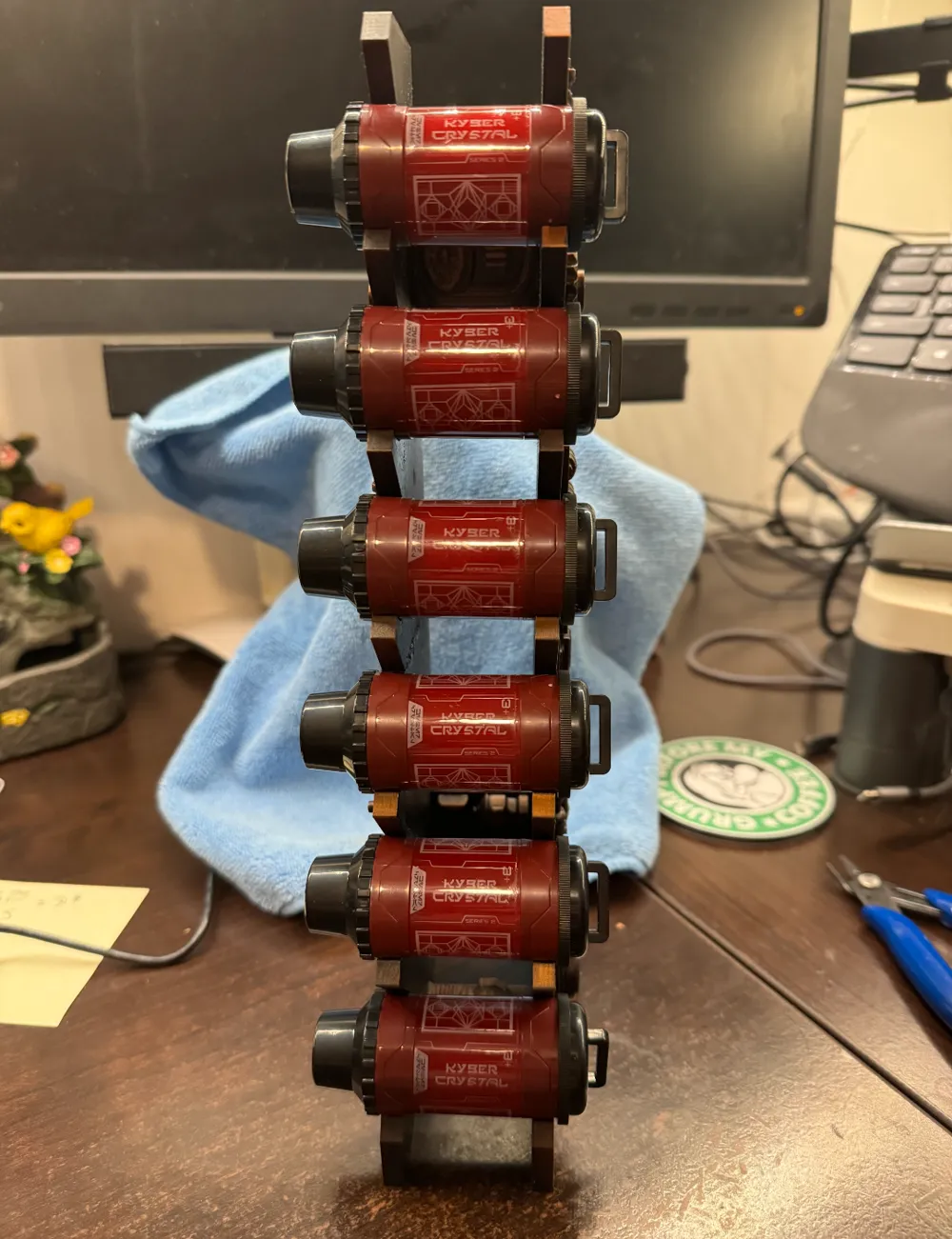 Kyber Crystal 2.0 Display Rack Remixed by Divemaster - MakerWorld