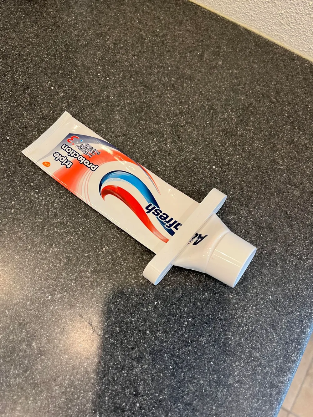 Creme and toothpaste squeezer by Bluerocke7 - MakerWorld