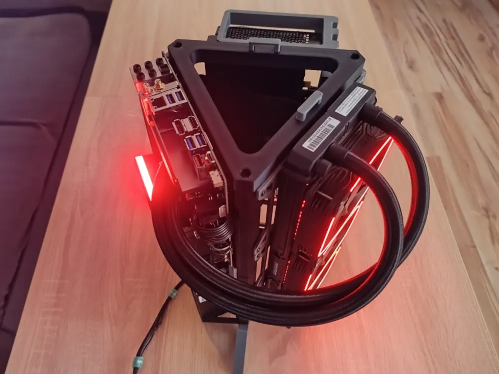 Triangulus ITX Tower - Modello di stampa 3D gratuito - MakerWorld