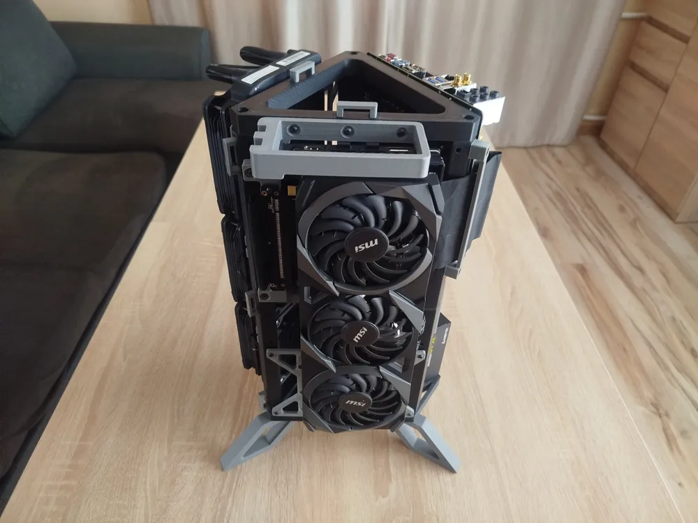 Triangulus ITX 塔式机箱 - 免费 3D 打印模型 - MakerWorld