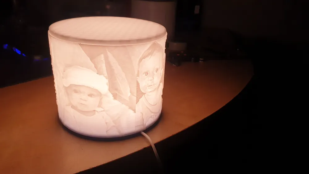 Bambu Lamp - Litophane from own photos by Lukáš Trojan MakerWorld ...
