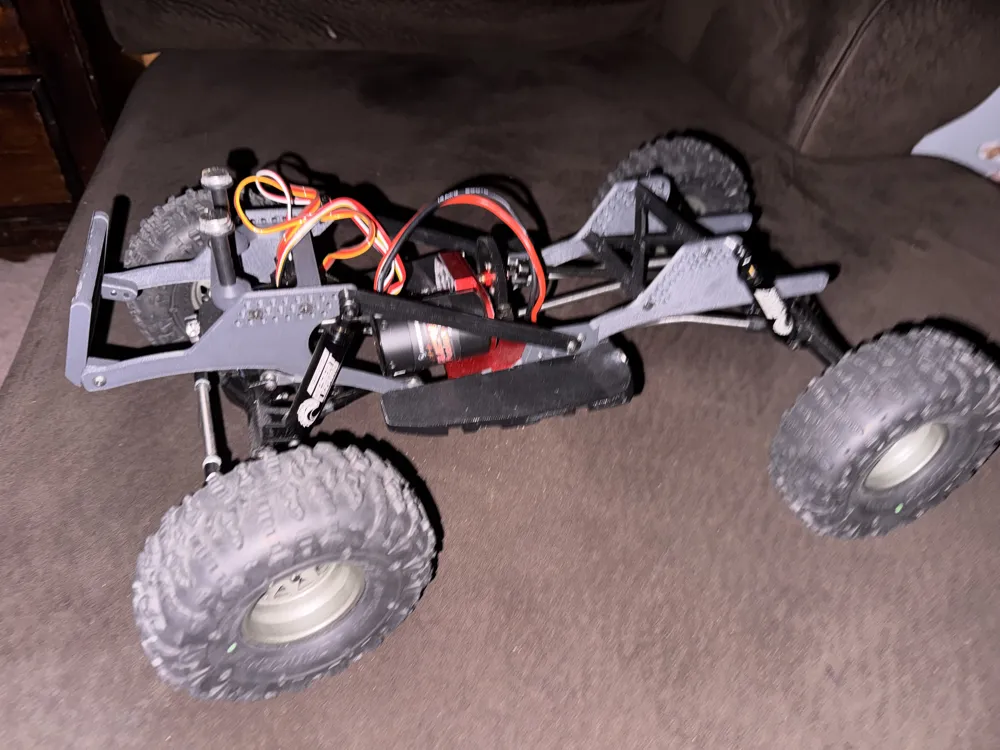 Warden LCG 1:10 Crawler Chassis - Free 3D Print Model - MakerWorld