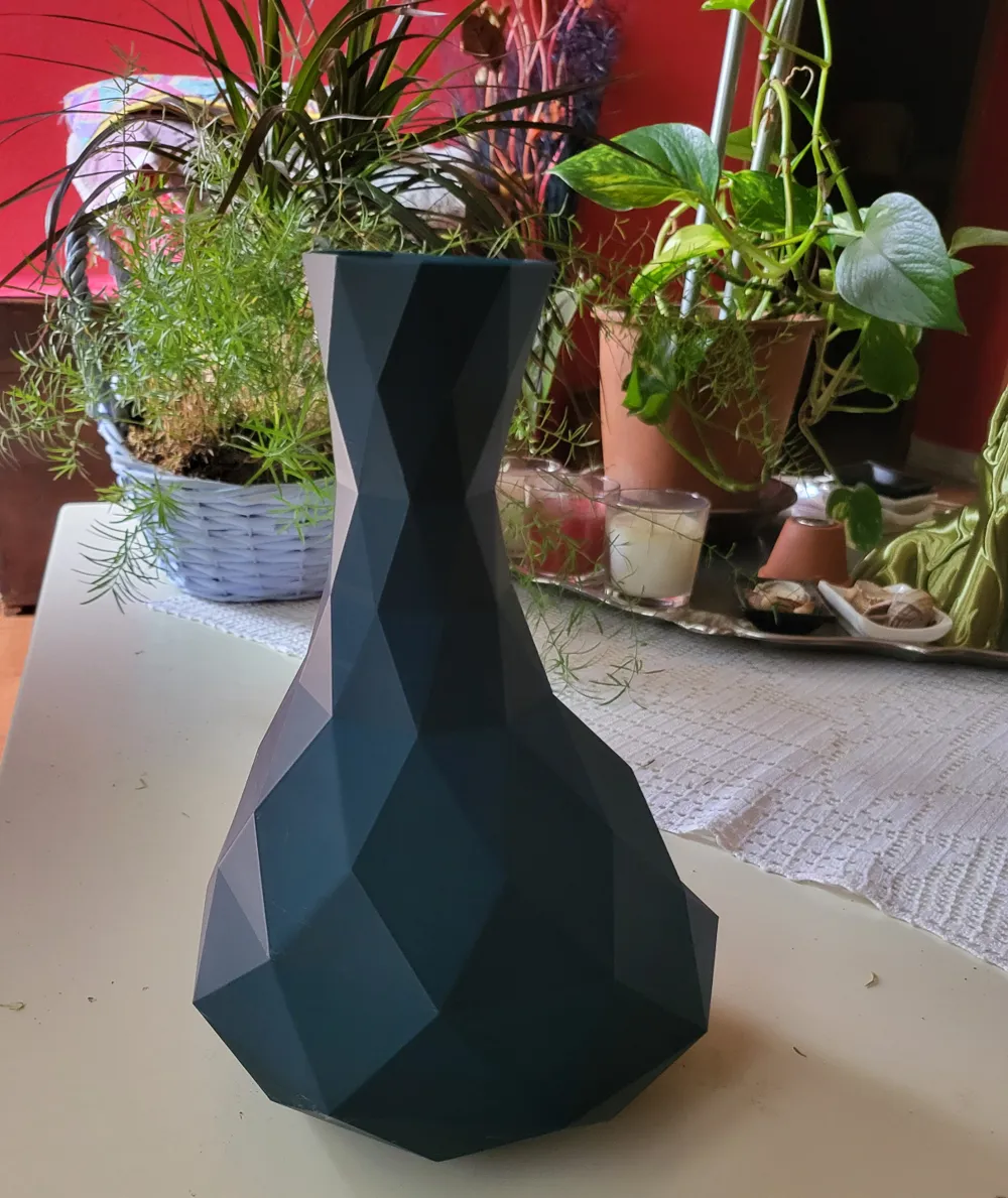 Vase low poly - Created Using Make My Vase by scorpion3d - MakerWorld