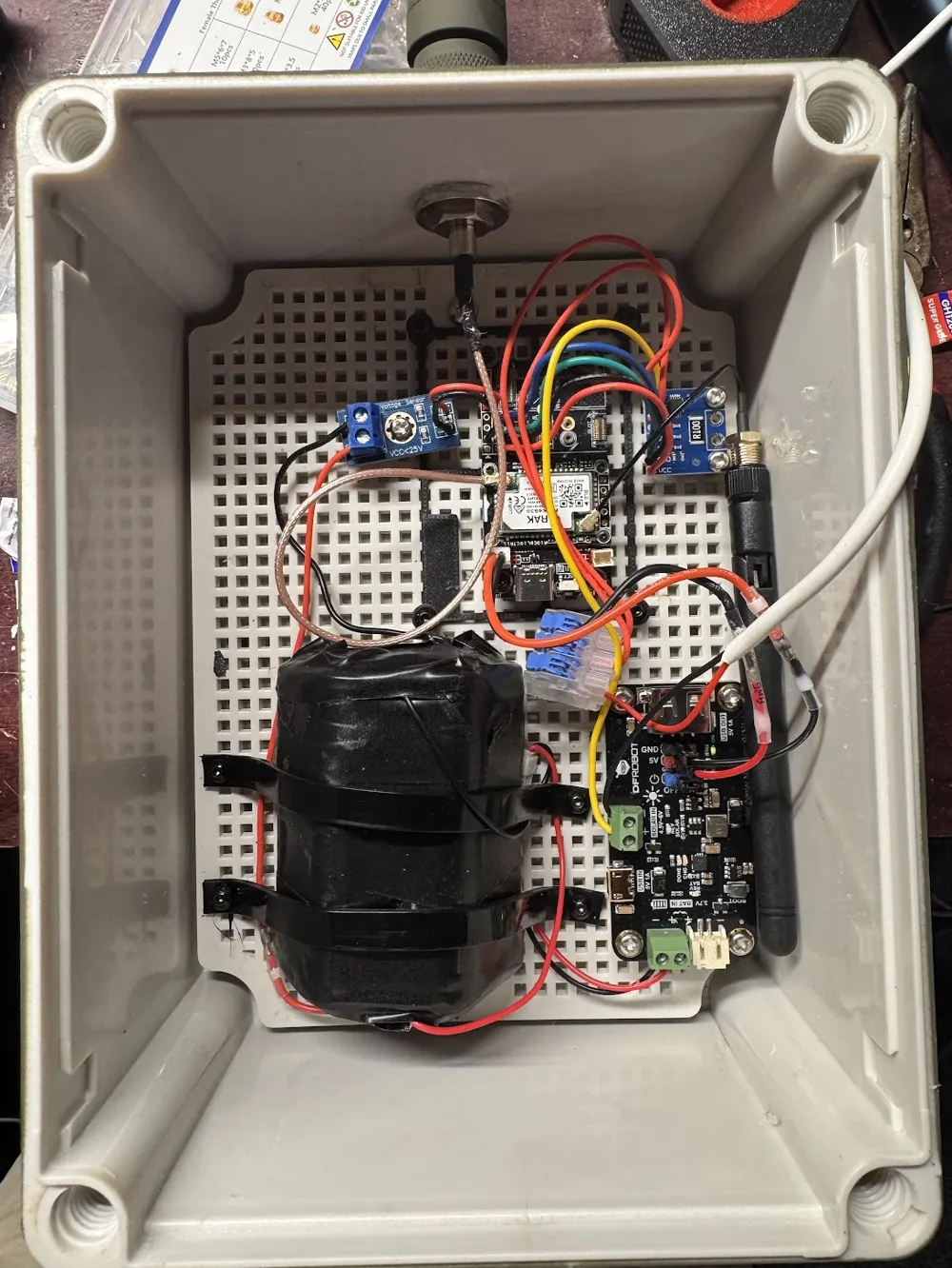 Meshcore Solar Repeater - 10w panel - Free 3D Print Model - MakerWorld