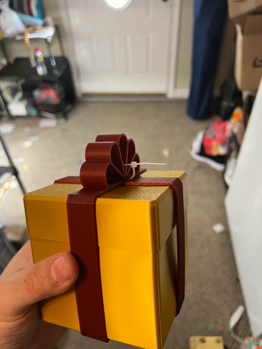 Lockable Mystery Gift Box - 100mm by Spikeon Studio - MakerWorld