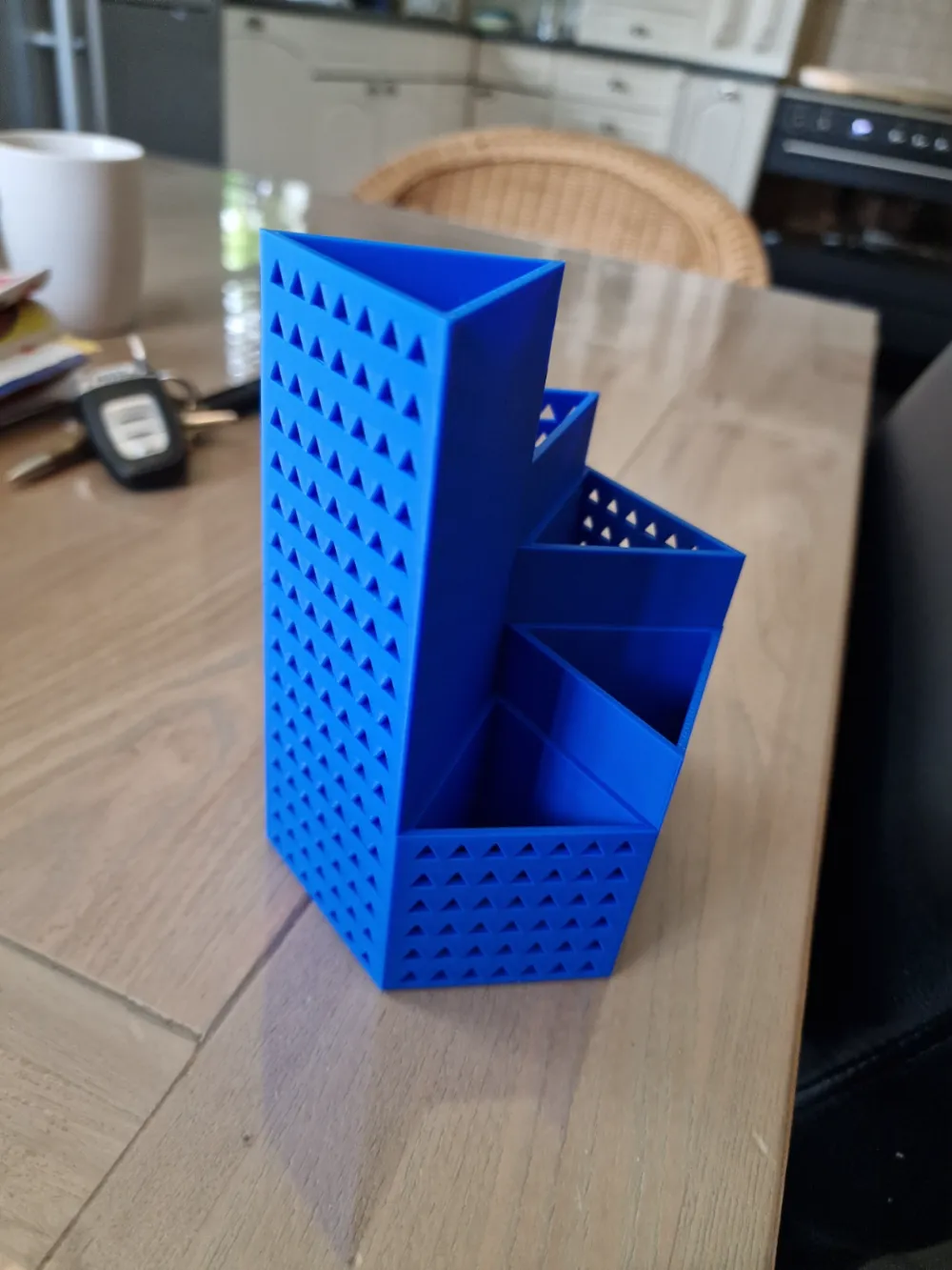 Pen holder triangle by mkersjes - MakerWorld