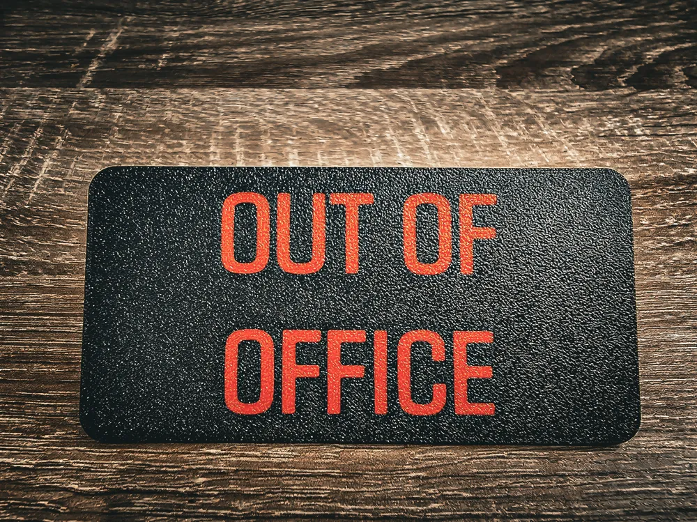 Out of office monitor / desk sign by CoNcLuZiOn - MakerWorld