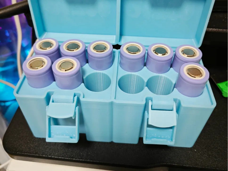 21700 Battery Case by user_4137449928 - MakerWorld