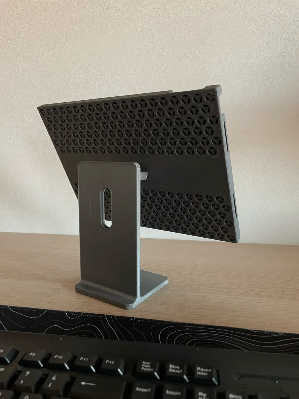 adjustable ipad Riser - Pro Display XDR - Free 3D Print Model - MakerWorld