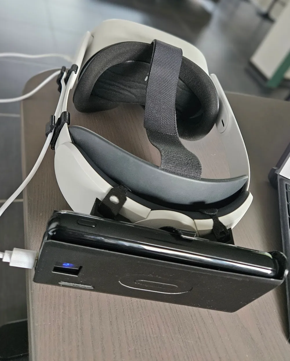 Oculus Quest 2 Elite strap Philips battery holder - Free 3D Print Model ...
