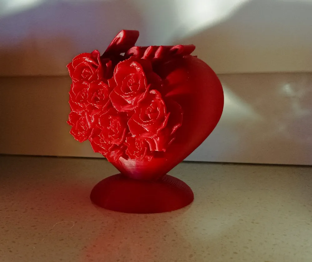 Cœur avec des roses - Modèle d'Impression 3D Gratuit - MakerWorld