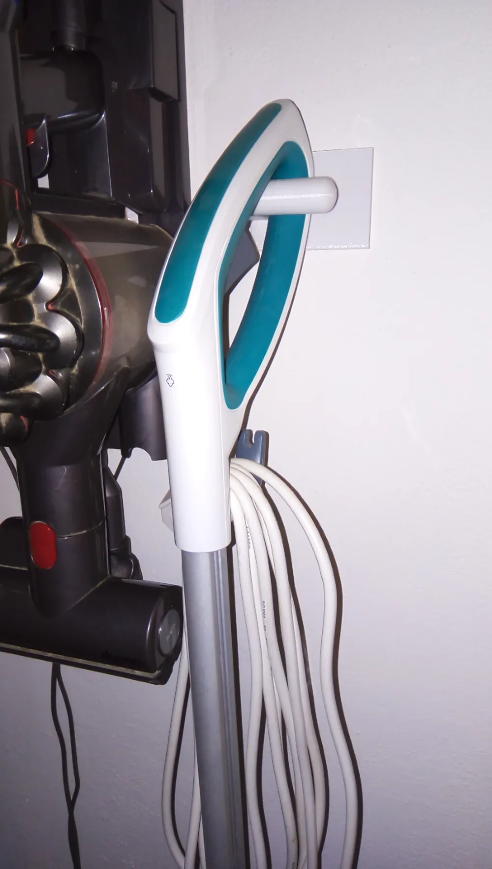 Wall mount for vacuum cleaner - Free 3D Print Model - MakerWorld