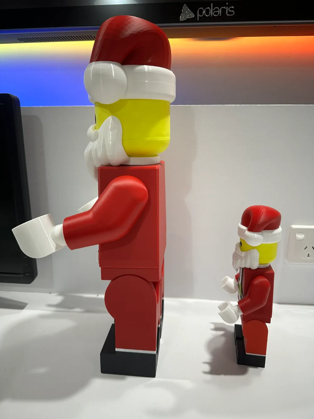 Mega Brick Santa 50% Scale 10:1 Minifigure Remixed by DM_Aus - MakerWorld
