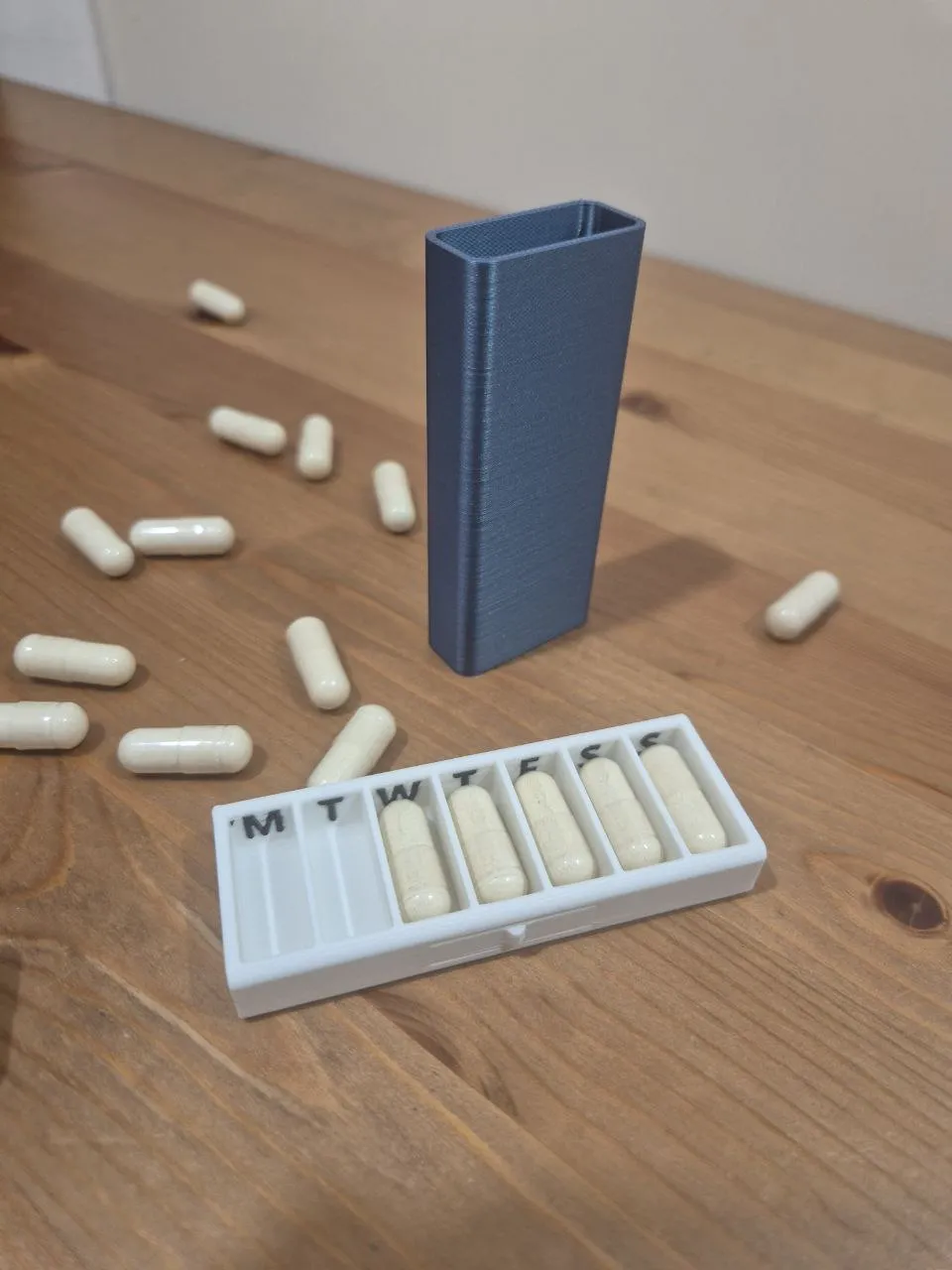 Small Weekly Pill Organizer - Sliding Box by finniminni - MakerWorld