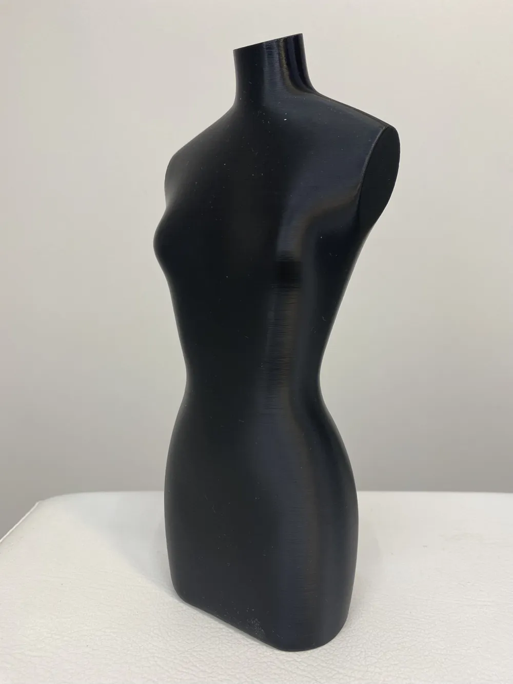 Decorative Female Bust mannequin - Free 3D Print Model - MakerWorld