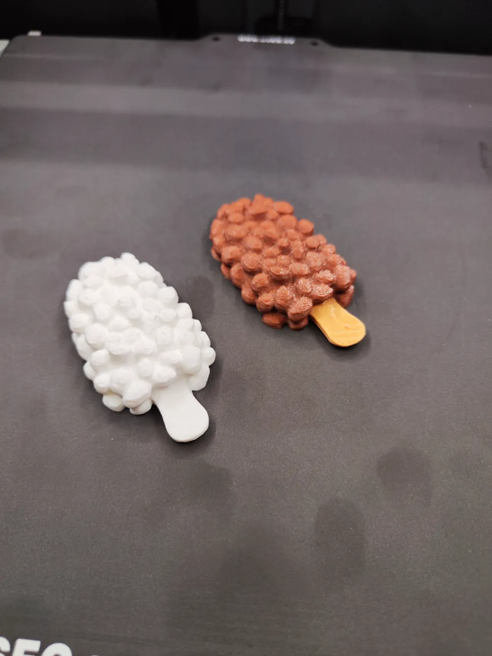 Crispy chocolate ice cream, magnet by Creatività in 3D - MakerWorld