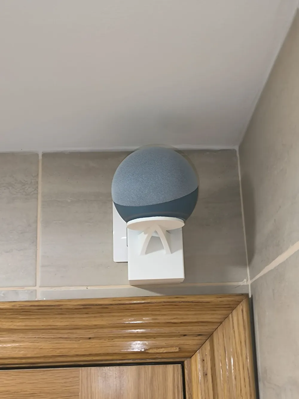 Alexa socket holder by Victor MakerWorld: Download Free 3D Models