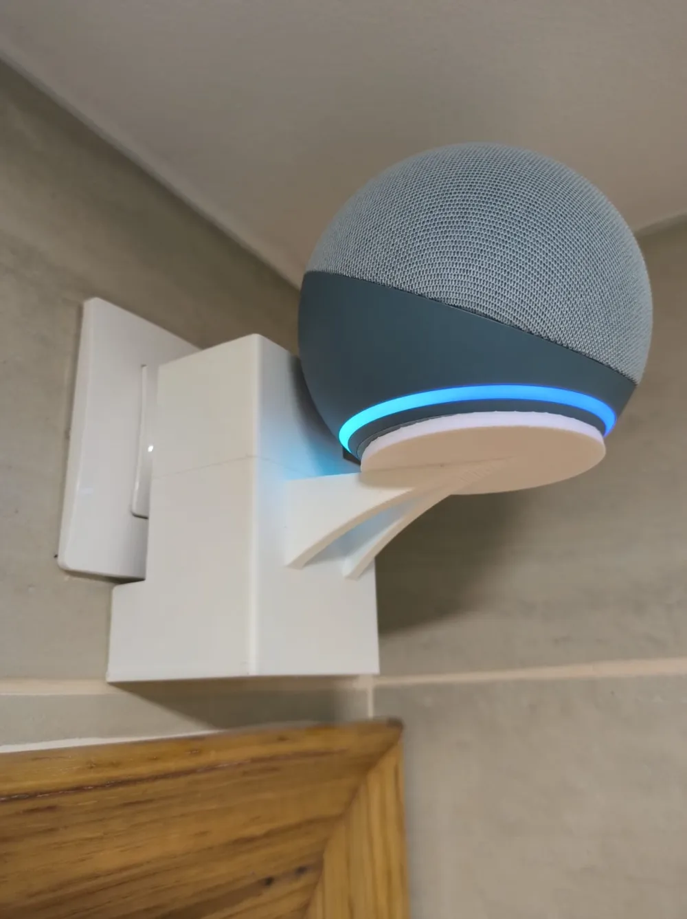 Alexa socket holder by Victor MakerWorld: Download Free 3D Models