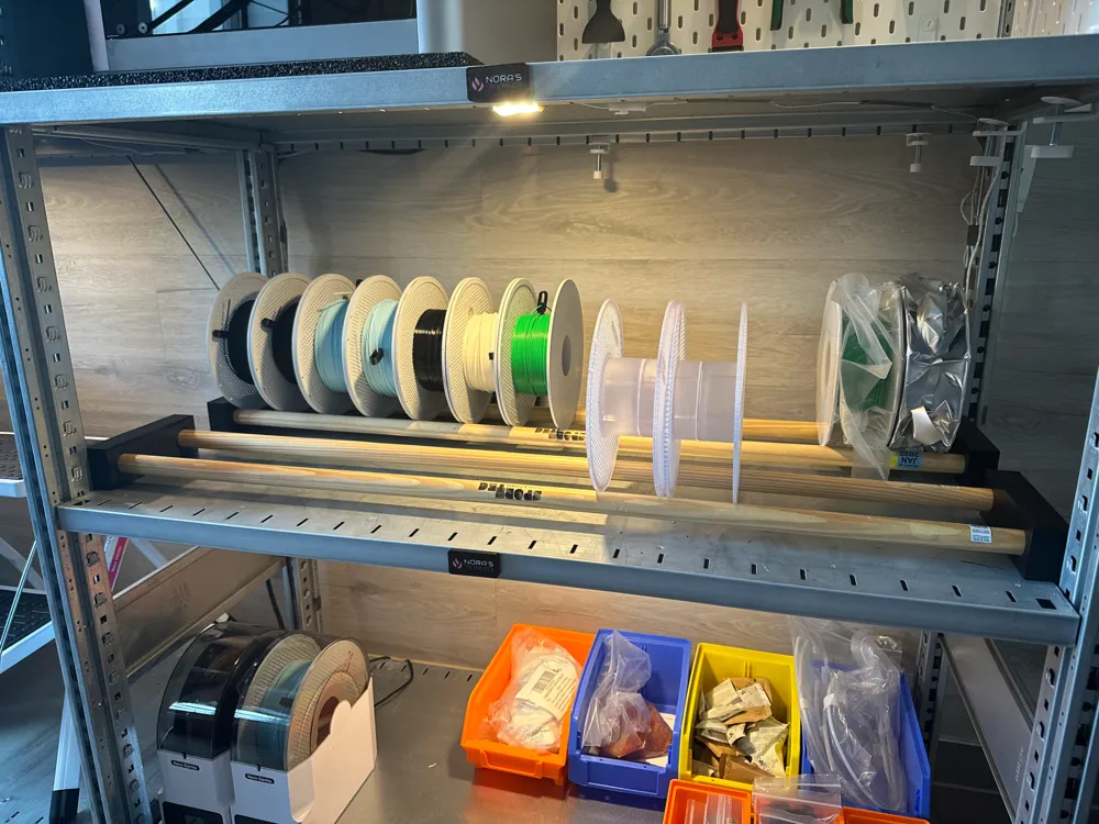 Filament Rollen Halterung für Regalboden by Nora - MakerWorld
