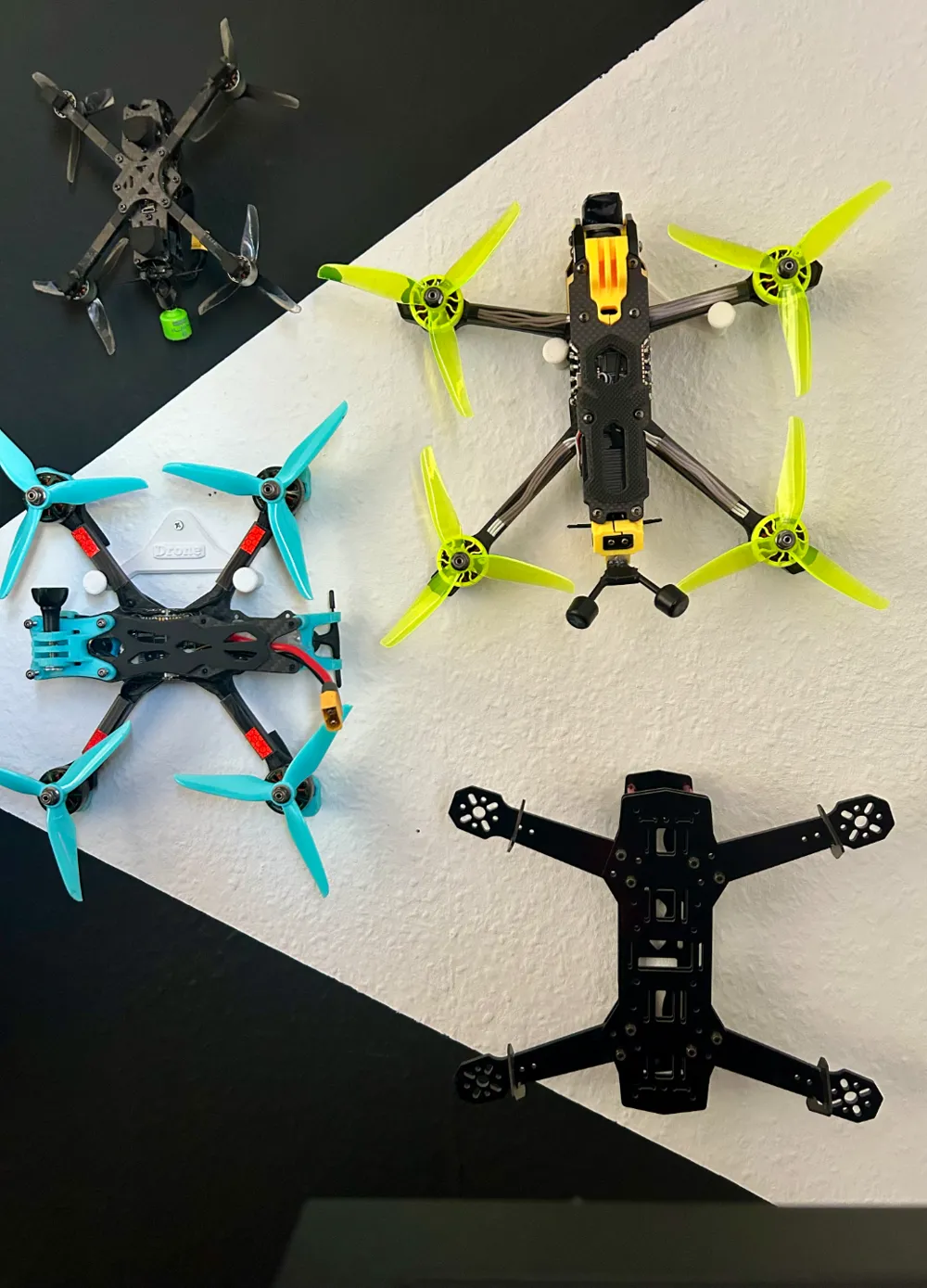 FPV Drone Wall Mount by Drones España - MakerWorld