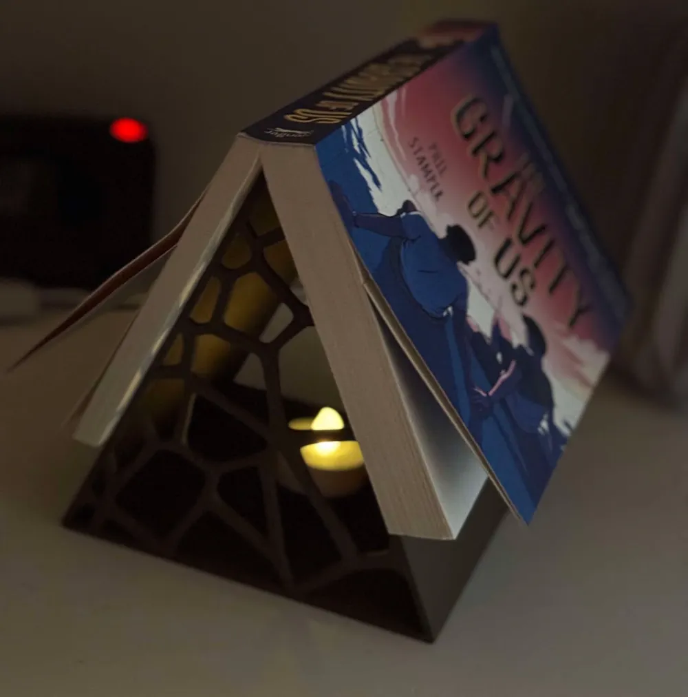 Cozy Reads: The Book Rest with a Tea Light Glow by Sannis MakerWorld: Download Free 3D Models