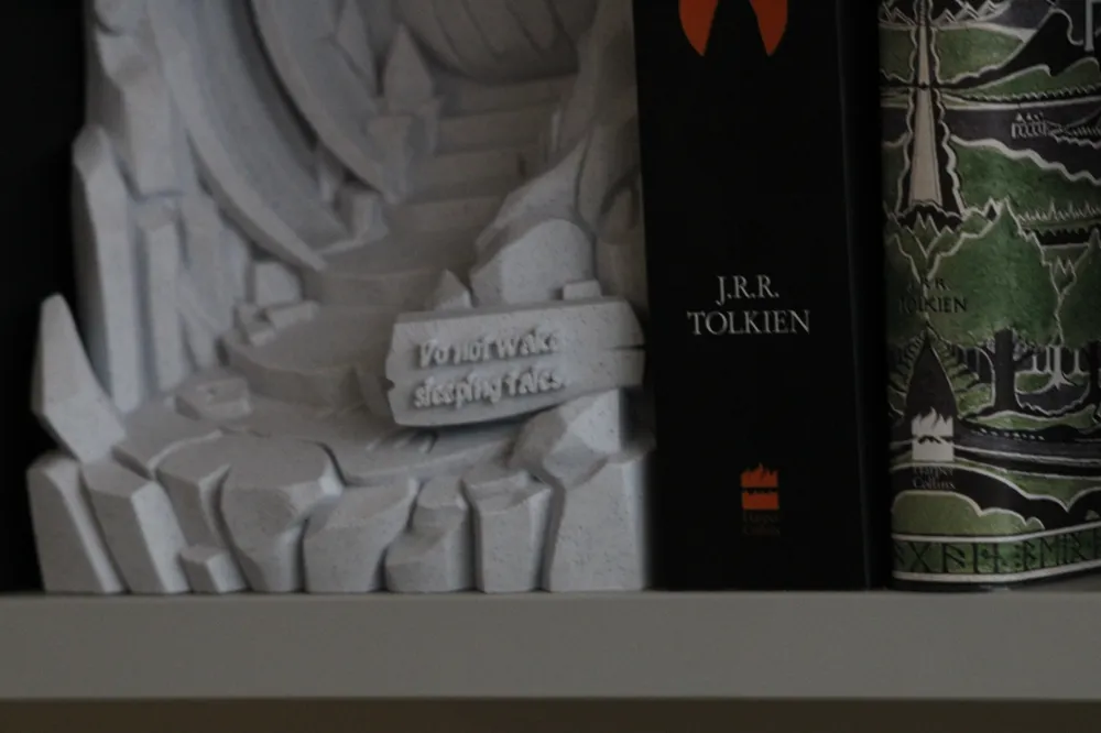 Dragon book nook - Customizable Text - Free 3D Print Model - MakerWorld