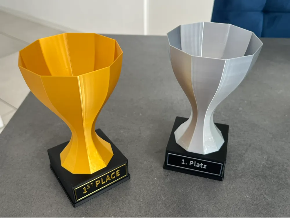 16cm tall trophy – customizable shield – with edges by Mark MakerWorld ...