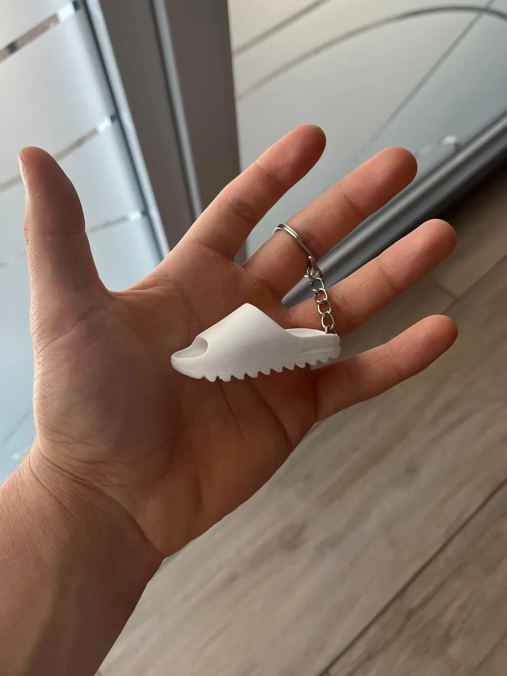 ADIDAS YEEZY SLIDE KEYCHAIN by FORMASTAMPA MakerWorld: Download Free 3D ...