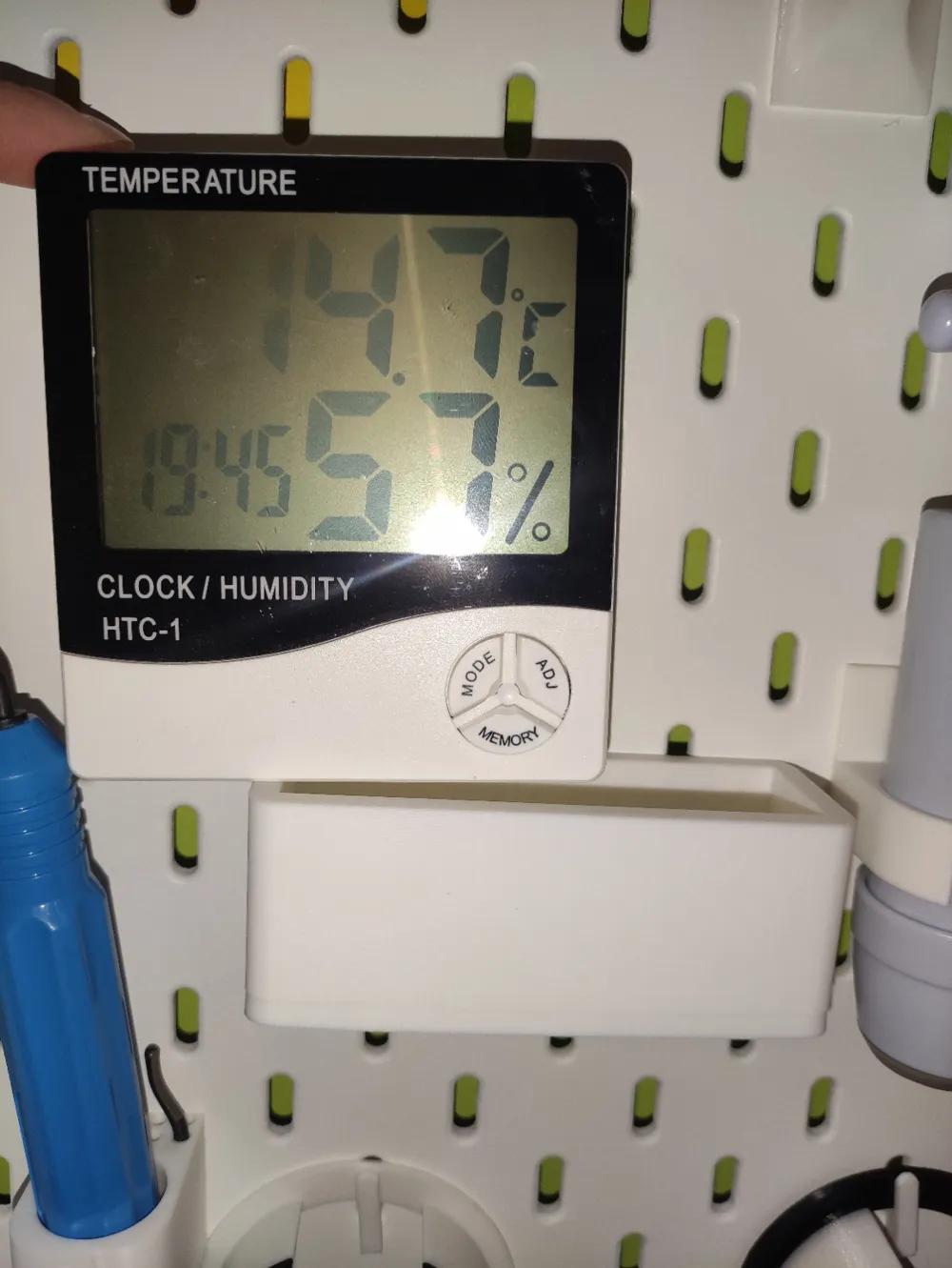 support skadis hygrometre by Zeyti MakerWorld: Download Free 3D Models