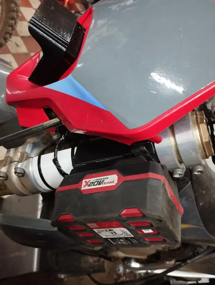 Stark Varg x20v fork leg mount by suzukiracing250 - MakerWorld