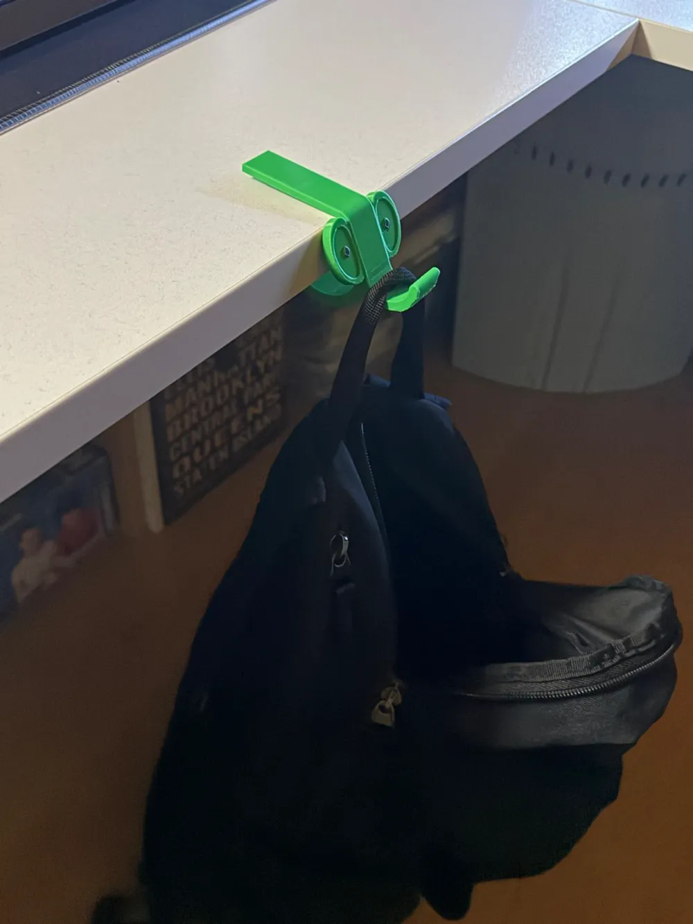 Desk hook by Jonas2612 - MakerWorld