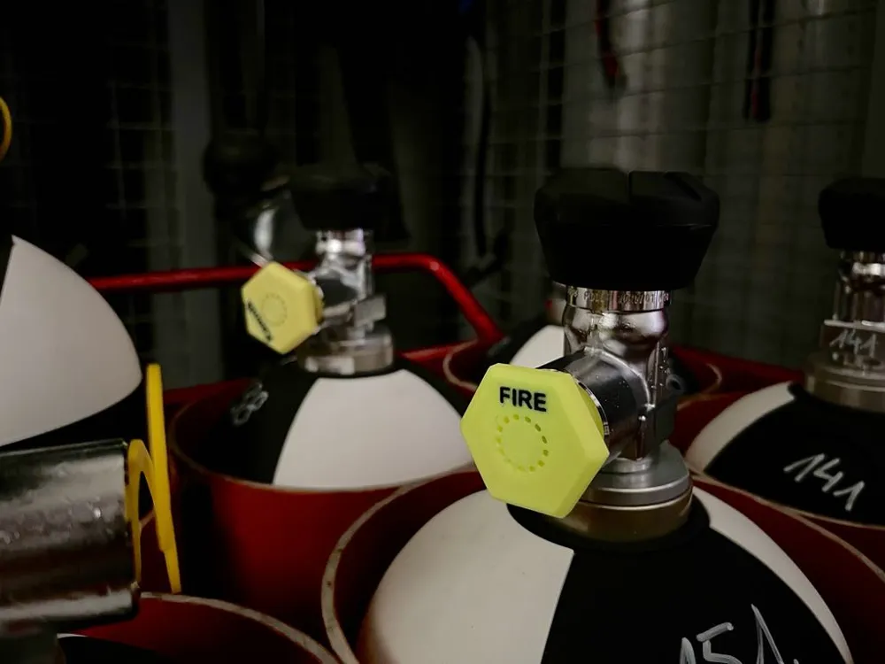 Protective cap - firefighter BA cylinders 2.0 by mackow_mulc MakerWorld ...