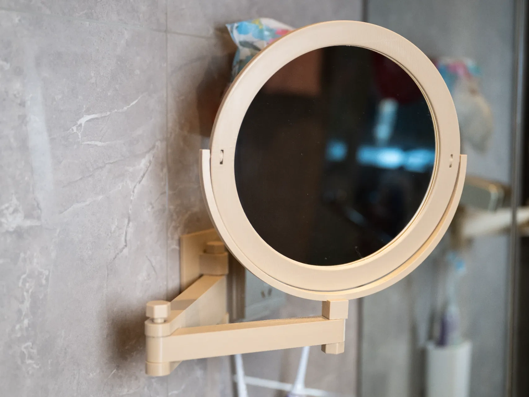 Retractable Wall-Mounted Makeup Mirror (Hardware-Free) by 大东 MakerWorld ...