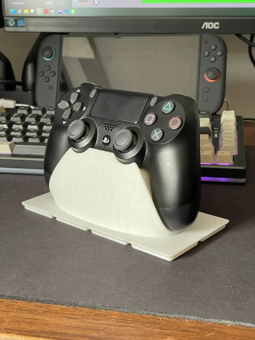 Gridfinity Minimalistic PS4 Controller Stand Remixed by Mikodama ...