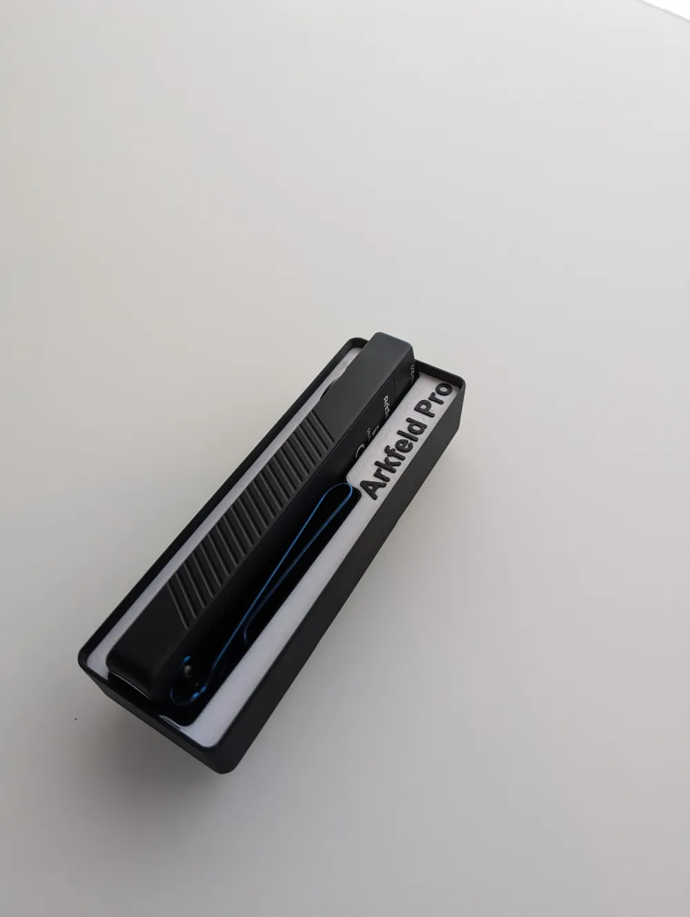 Olight Arkfeld Pro Gridfinity holder 3x1 by Jooa97 - MakerWorld