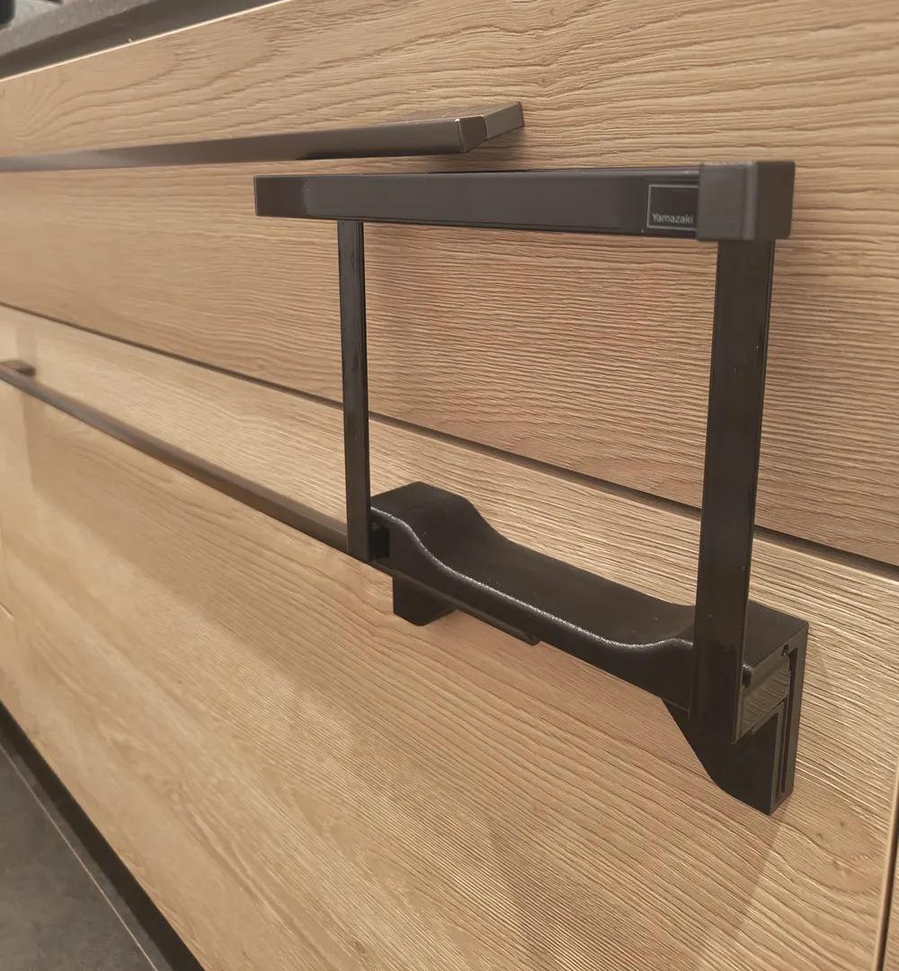 A mount for attaching TOWER to Ichijo Homes Grace Kitchen {Right ...