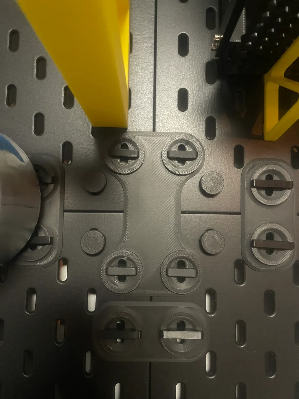 Skadis T-clip connector 2x2 - Free 3D Print Model - MakerWorld